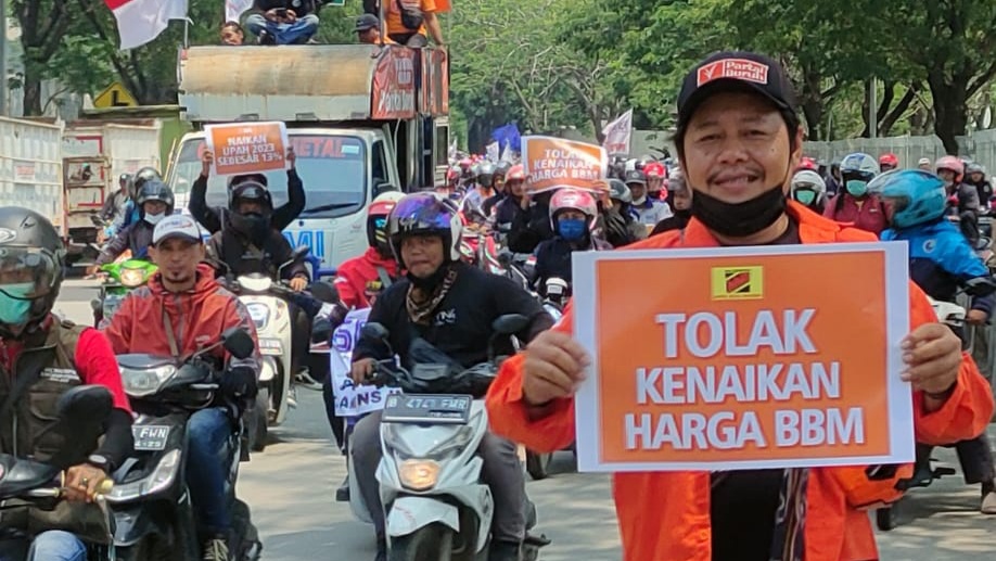 Tolak Kenaikan Harga BBM, Buruh di 16 Kabupaten dan Kota di Jabar Gelar Aksi Hari Ini - Kedai Pena